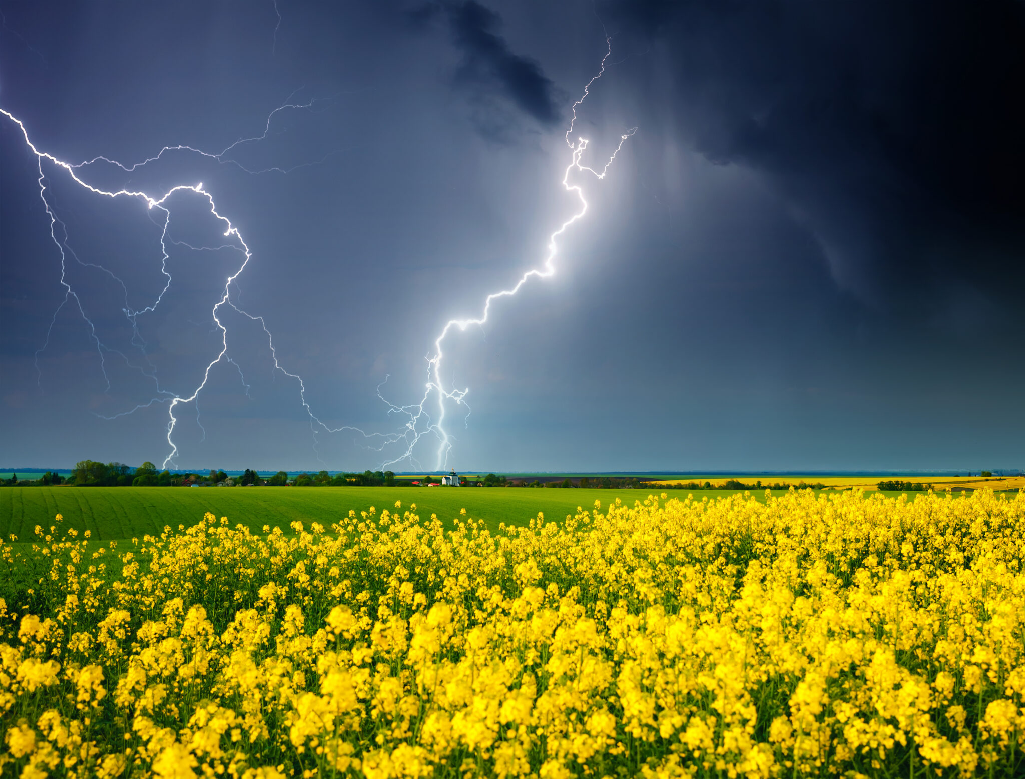 Why Spring Produces the Most Powerful Thunderstorms of the Year ...